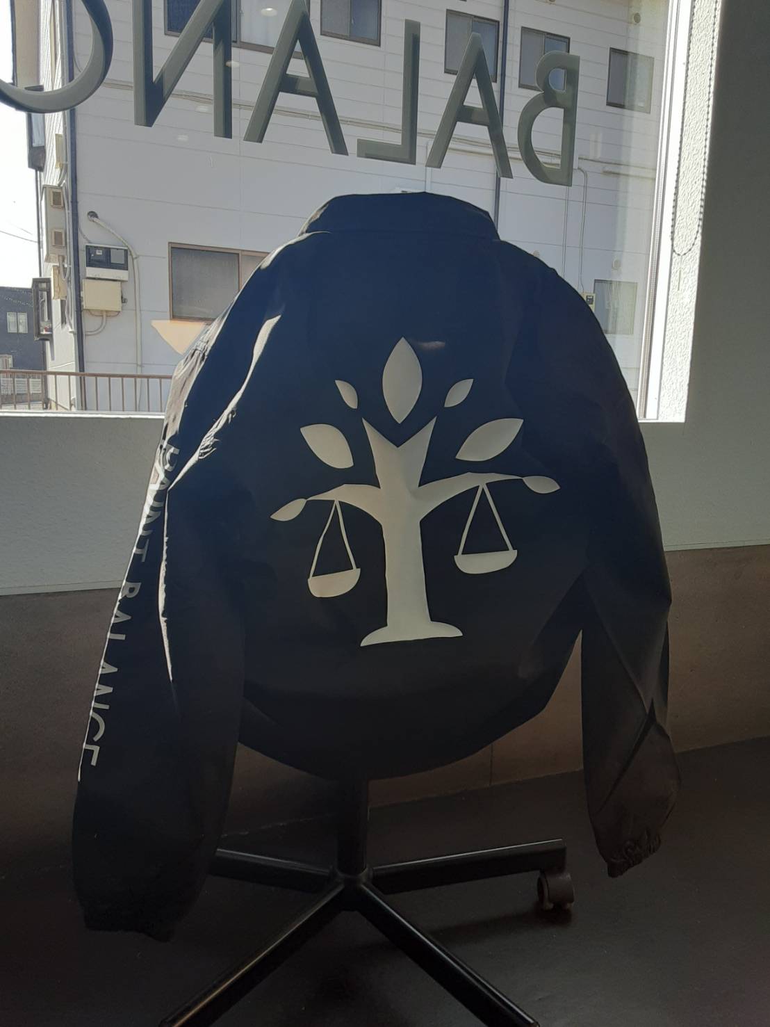 新作‼ ㈱PAINT BALANCE オリジナルスタッフジャンパー | 群馬県での外壁塗装・塗り替え・リフォームならペイントバランス